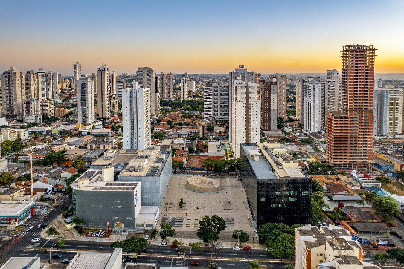 Transformative Architecture: 18th Region Labour Complex in Goiânia ...